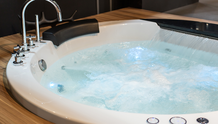How Much Do Walk-in Tubs Cost in 2025: Price Guide | HomeBuddy